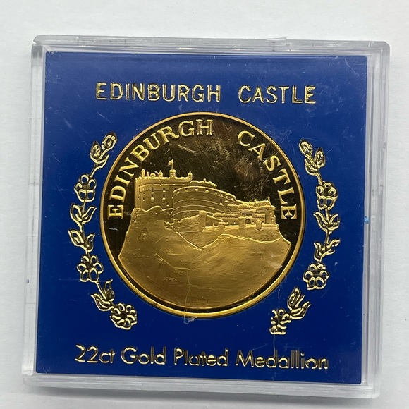 None | Other | Vintage Edinburgh Castle Gold Tone Coin | Poshmark